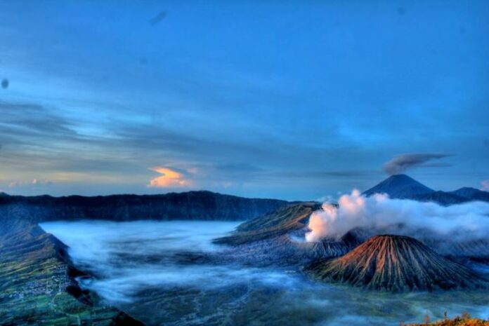 Yuk ke Puncak Tertinggi Destinasi Wisata Gunung Bromo dan Rasakan ...
