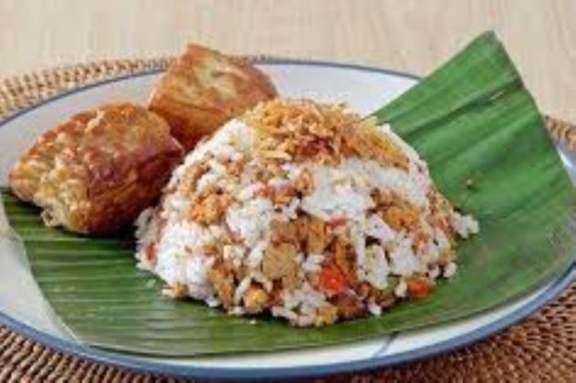 Nasi Tutug Oncom, Makanan Khas Sunda Memiliki Perpaduan Rasa yang Unik ...