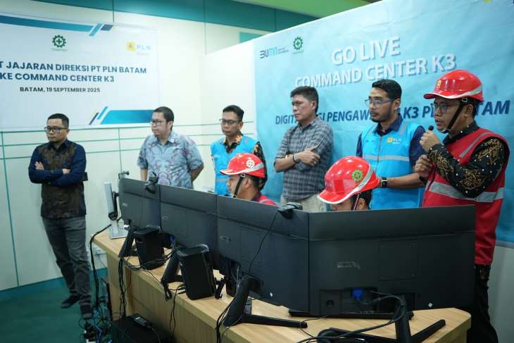 Direksi PLN Batam Tinjau Command Centre K3, Dorong Digitalisasi ...